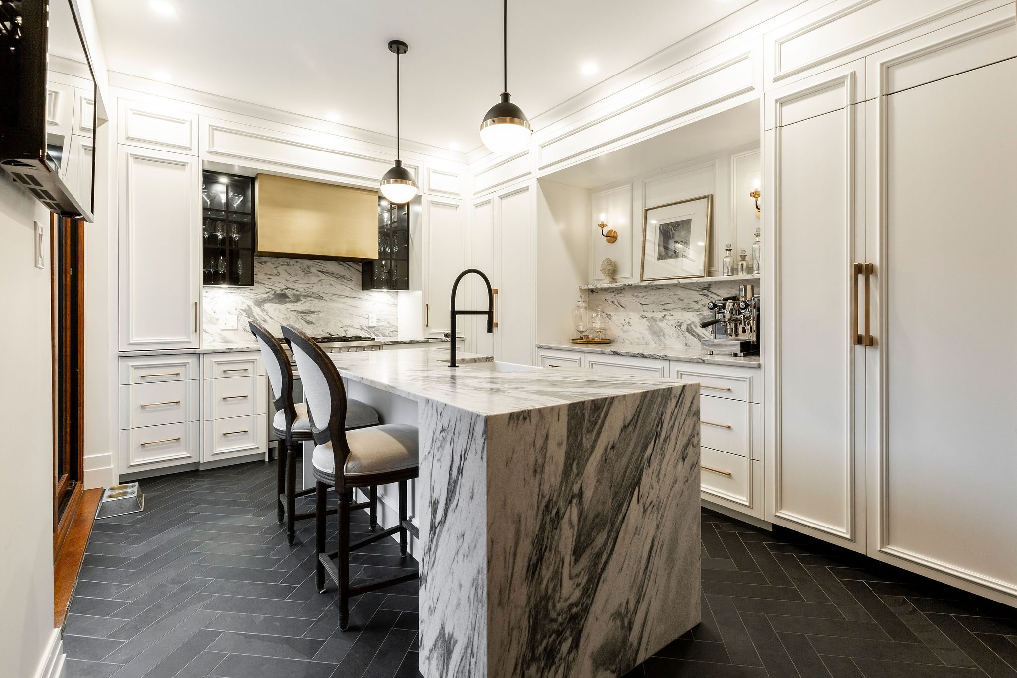 Featured Project: The Notre-Dame Kitchen - Ateliers Jacob